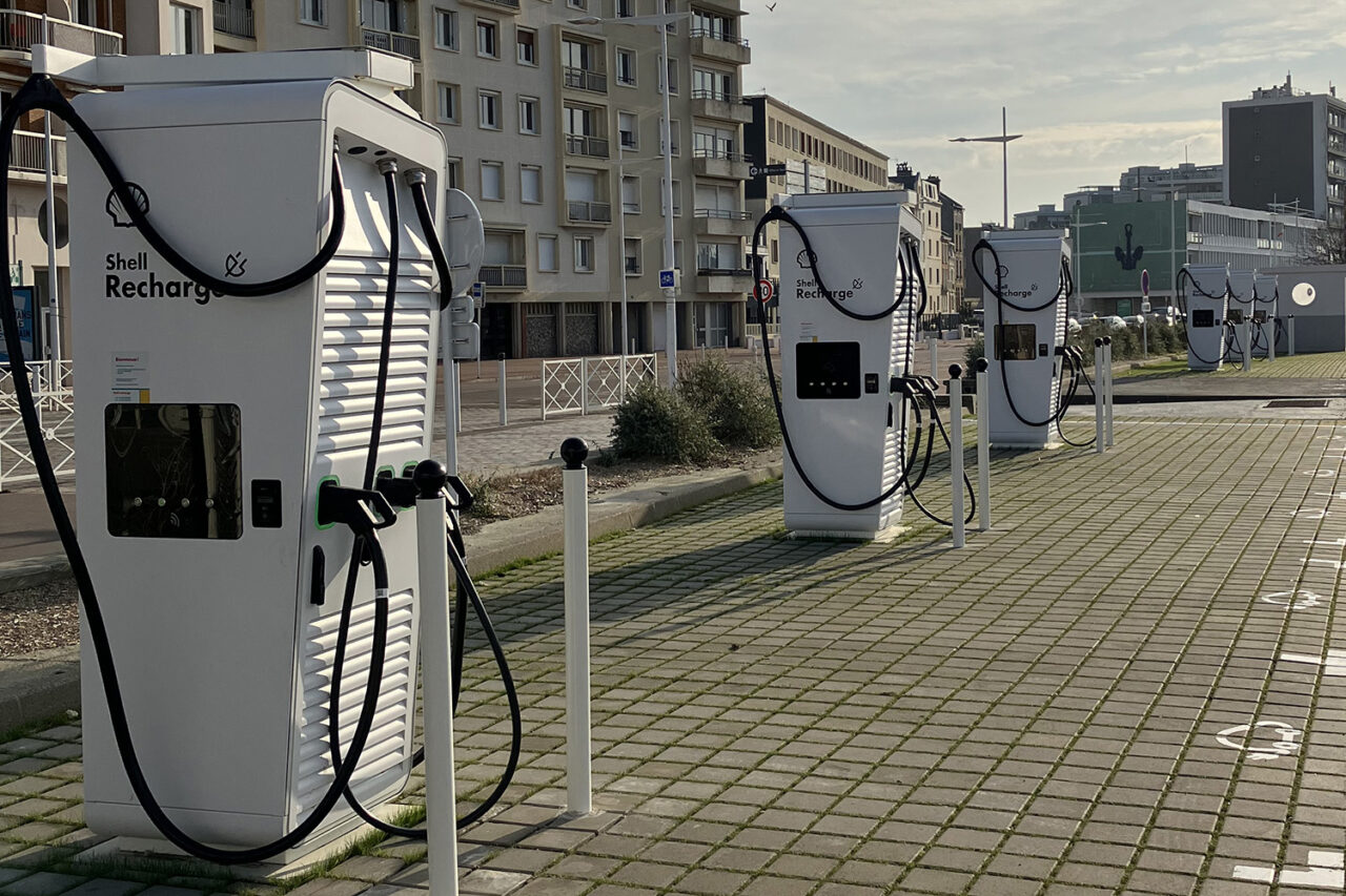 >200 chargers in Havre: Shell ubitricity hits important milestone
